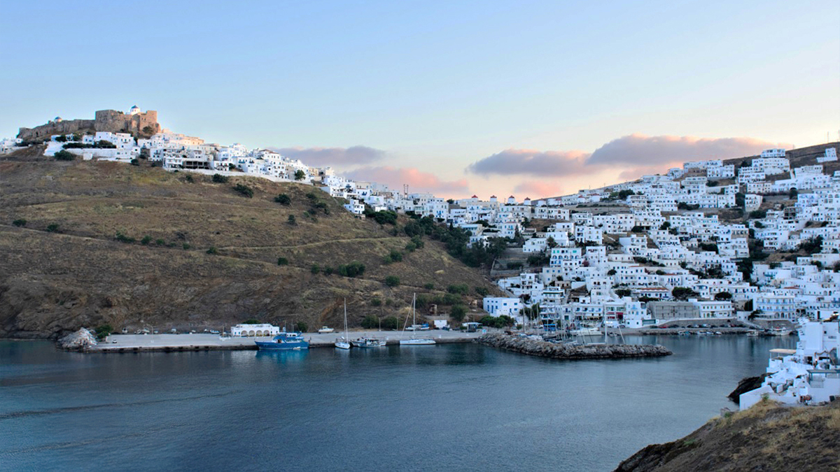 Add-ons and experiences available in Greece | Intern Abroad HQ